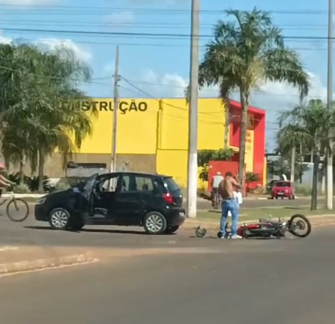 Colisão entre carro e moto deixa jovem ferido em Chapadão do Sul - O Correio News