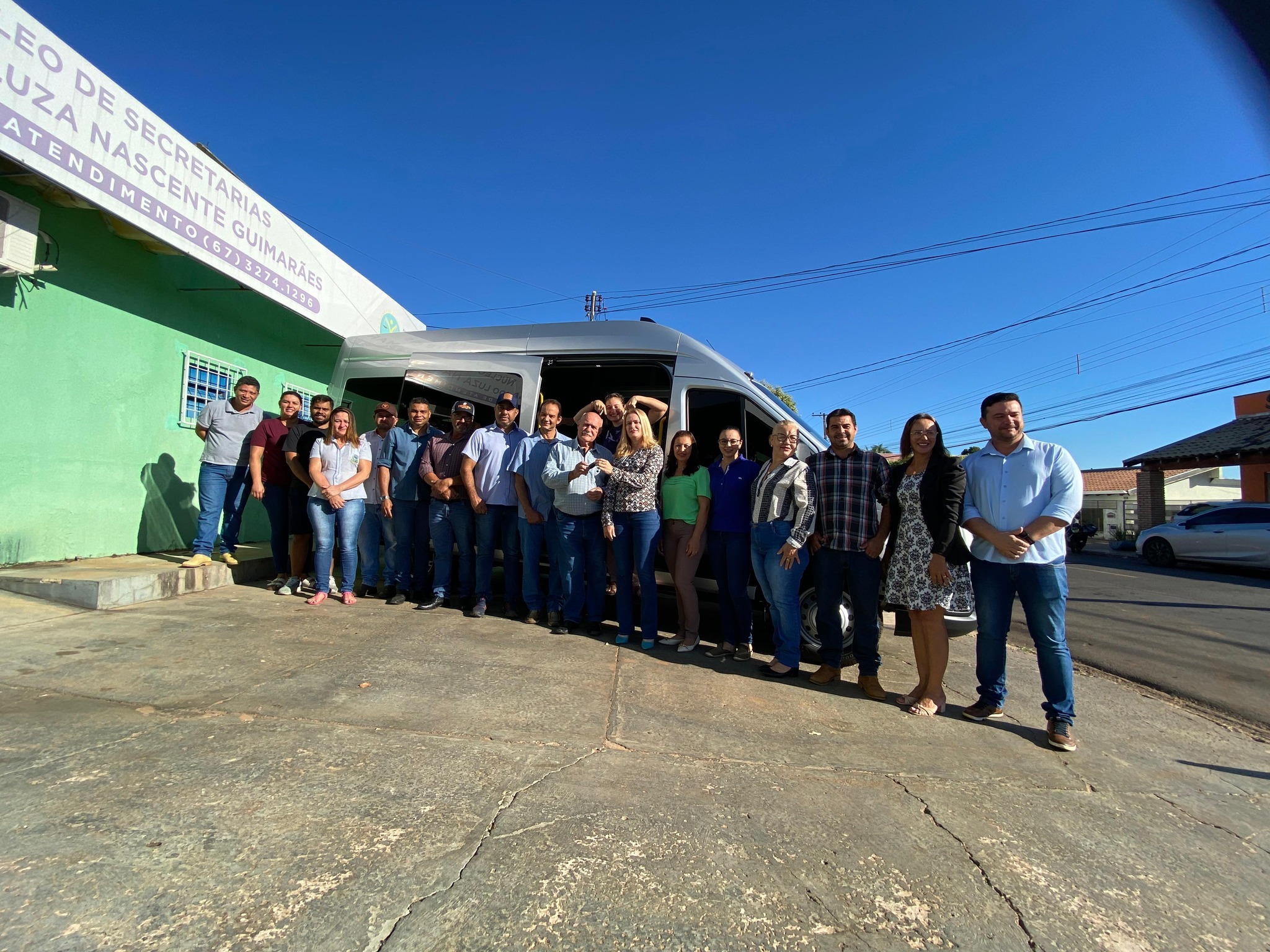 Prefeitura adquiriu Van para atende Secretaria de Educação - O Correio News